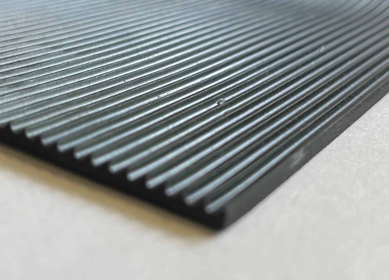 Rubber Matting – Fluted – 915mm – Black - Rocket Rubber