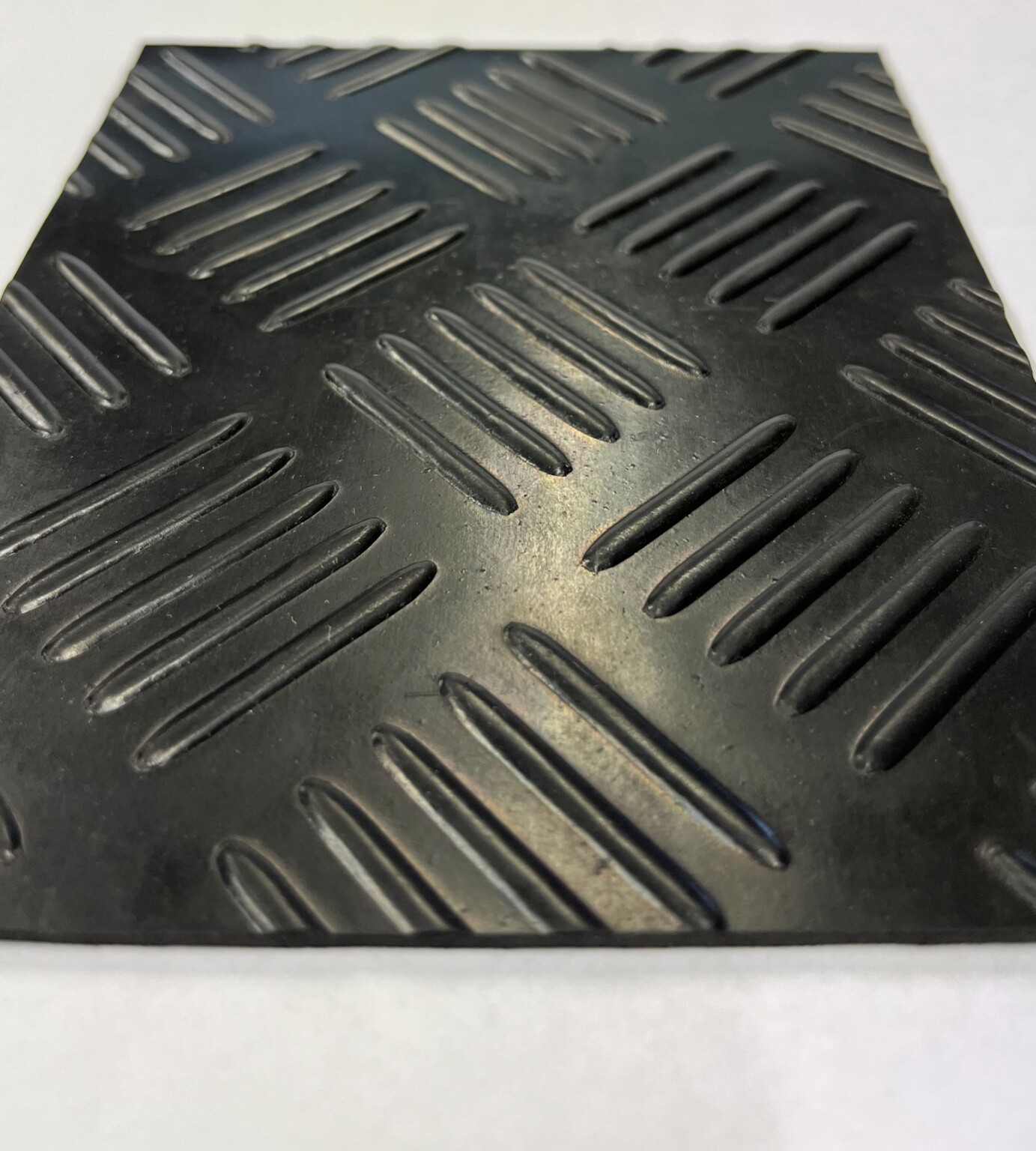 5 Bar Checkerplate Matting - Rocket Rubber